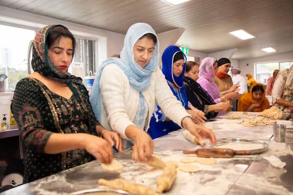 Where everyone eats together: inside the Sikh tradition of langar | SBS ...
