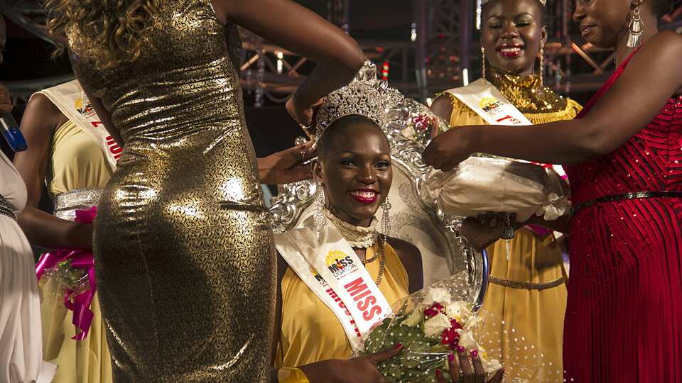 Miss Uganda a former farmer as beauty pageant boosts agriculture | SBS News