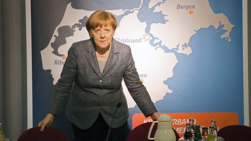 Merkel criticised for comedian prosecution | SBS News