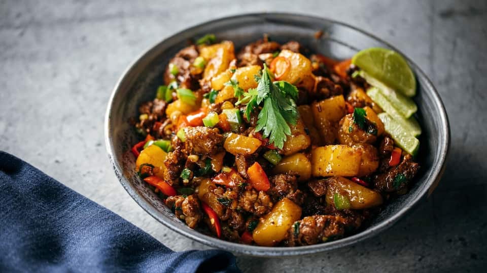 Muqalqal (Yemeni lamb stew) recipe | SBS The Cook Up with Adam Liaw