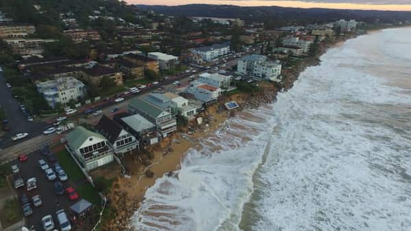 Sydney's northern beaches residents clean up after 'worst storms in 40 ...