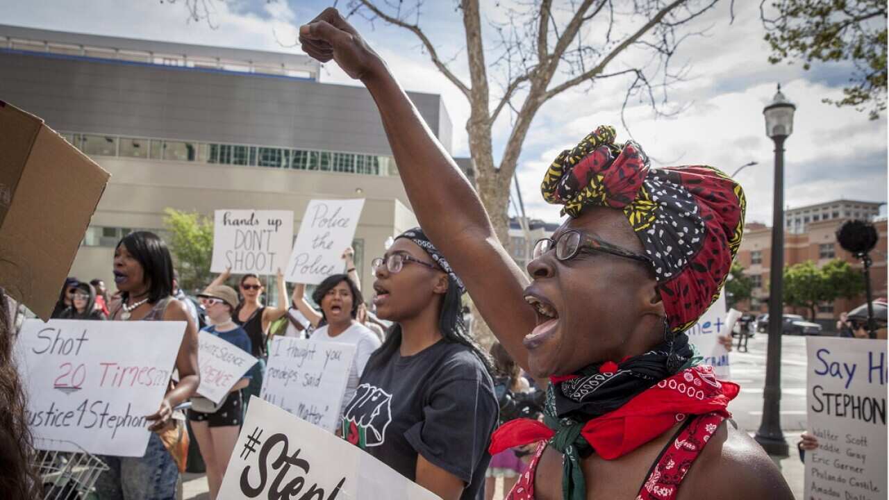 Grief and rage at Stephon Clark funeral shot dead by US police who ...