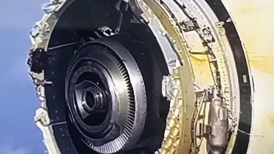 Air France flight suffers engine damage, makes emergency landing | SBS News