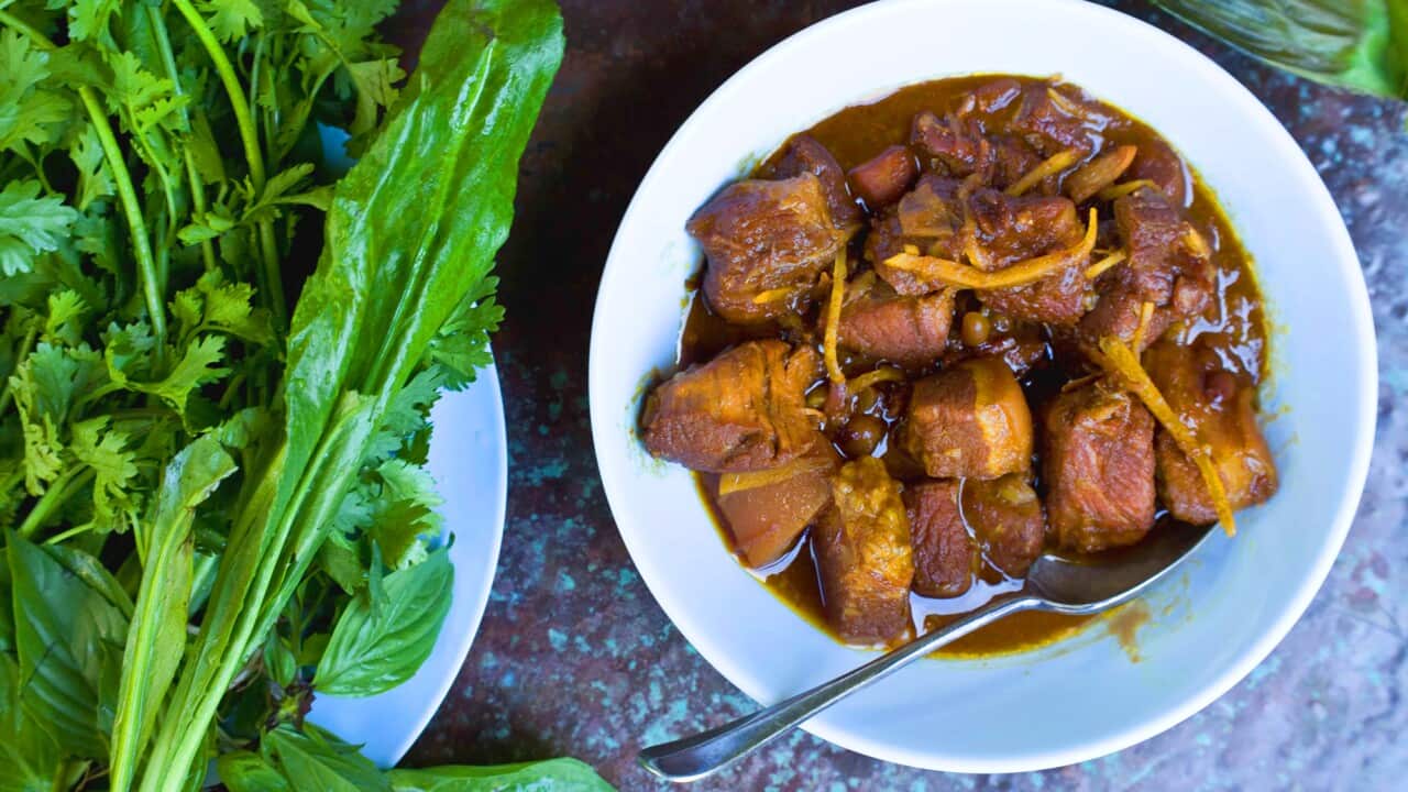 Northern Thai curry (gaeng hang lay) recipe | SBS Food