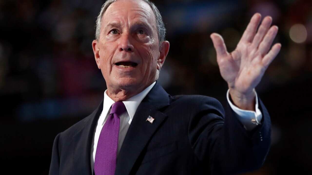 Billionaire Bloomberg calls Trump White House race 'a con' | SBS News